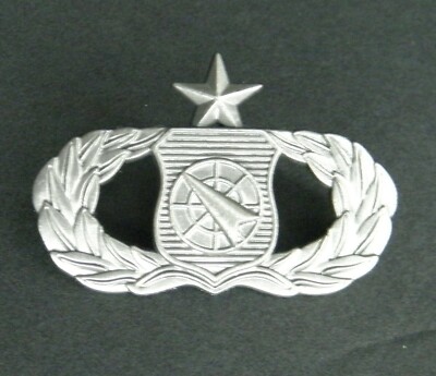 AIR FORCE USAF SENIOR WEAPONS DIRECTOR BADGE EAGLE WREATH LAPEL PIN 1.5 ...