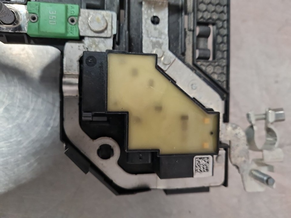 2018-2024 MERCEDES A CLASS W177 BATTERY FUSE BOX A2479063603 | eBay