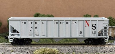 HO Scale - Bowser 41265 Norfolk Southern 70 Ton 12 Panel Hopper NS8213 ...