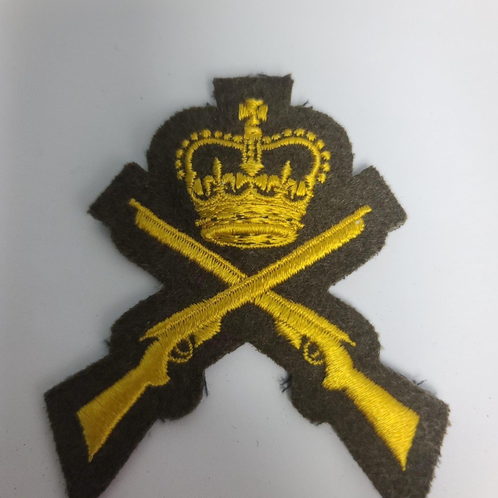 Royal Canadian Army Cadet Trade Badge Marksman 1st Class Crossed Rifles ...