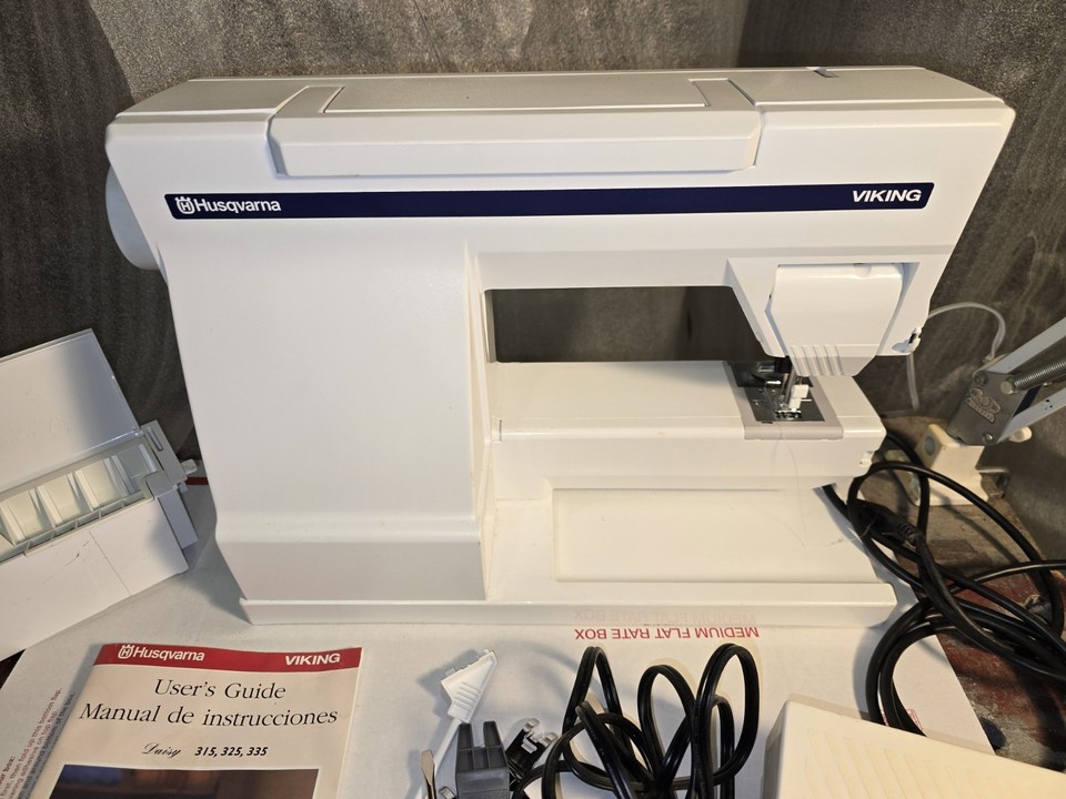 Husqvarna Viking Daisy 325 Sewing Machine w/ Foot Pedal PARTIALLY ...