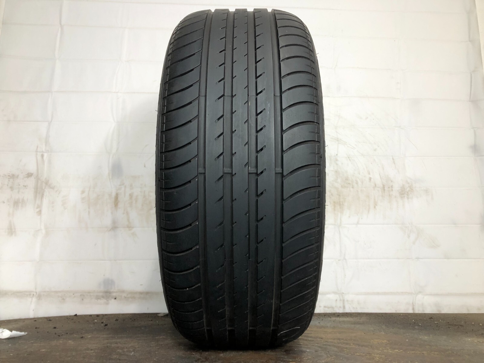 [1] Goodyear Eagle NCT 5 EMT Run Flat P285/45R21 285 45 21 Tire 7.5-8. ...