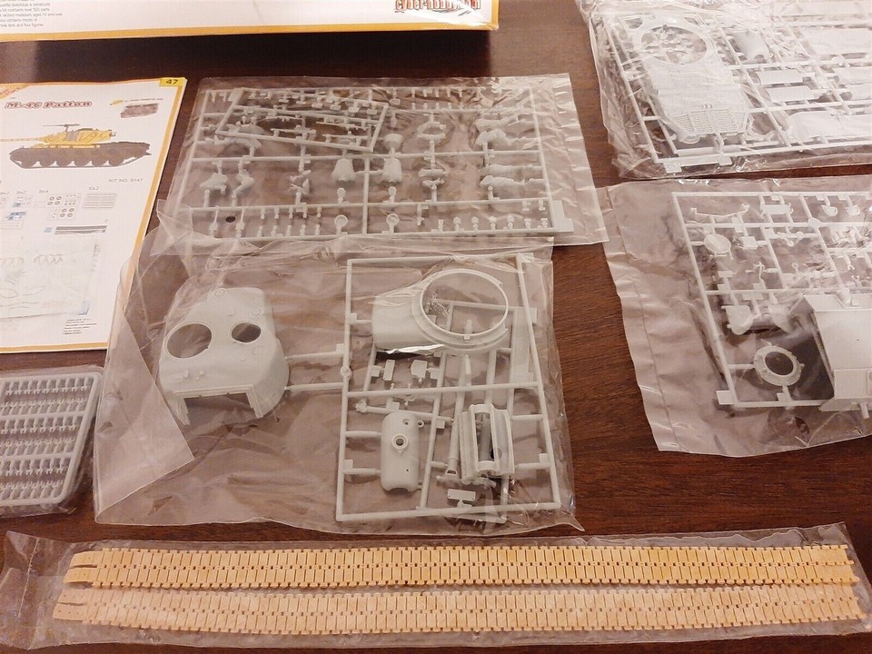 Cyber-Hobby (Dragon) 9147 1/35 US Medium Tank M46 Patton 'Orange Box ...