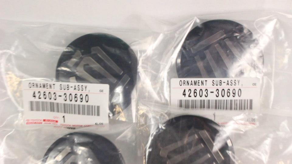 TOYOTA Genuine Crown Crossover 5AA-TZSH35 Wheel Center Hub Cap 4-Set ...