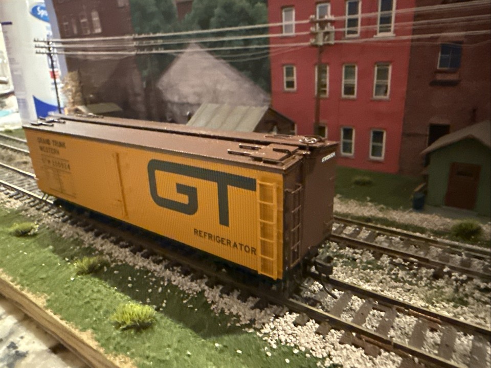 Atlas 20003807 HO Grand Trunk Western 40' Wood Reefer Car #206924 NIB ...