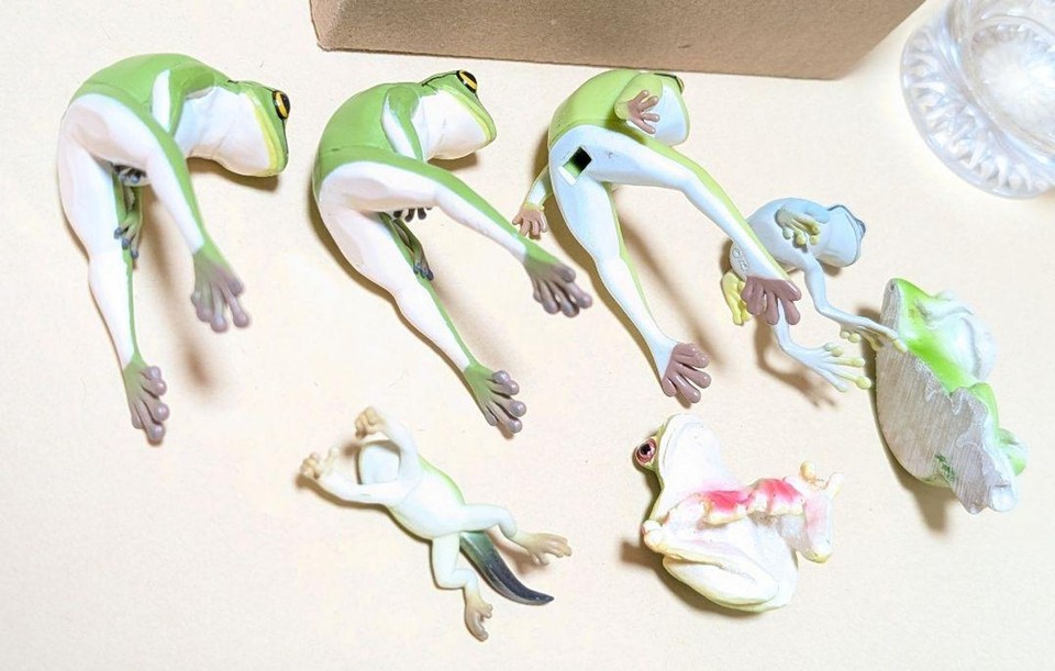 Kitankurabu Sitting Frog Fuchiko Frog 7pc Collection Set | eBay