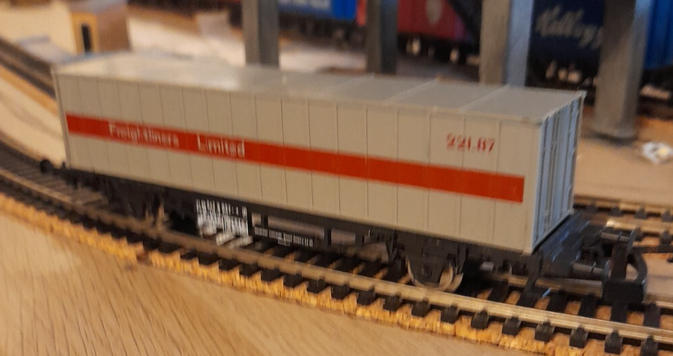 Lima Freightliners Limited 4 Wheel Container Wagon - OO / HO Gauge ...