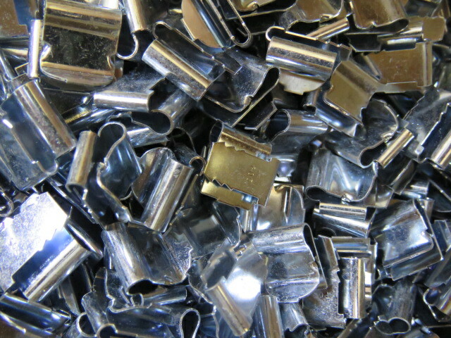 Delphi 15495808 Qty of 250 per Lot CLIP CONNECTOR; Automotive ...