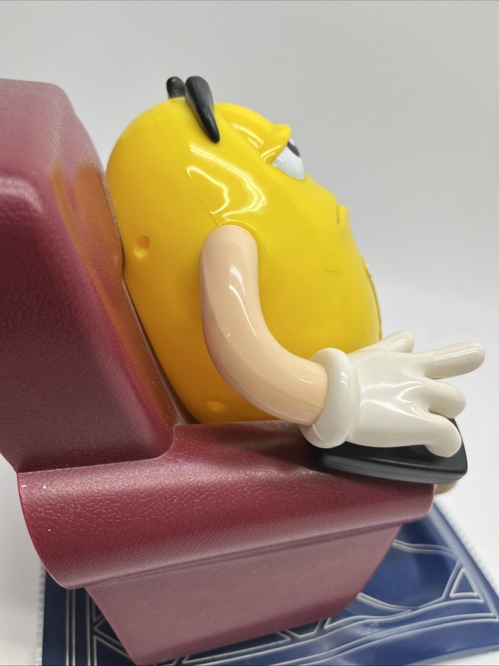 Vintage M&M's Yellow Lazy Boy Chair Recliner Candy Dispenser 1999 EUC 🔥 ...