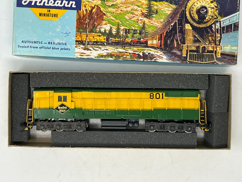 Athearn HO Scale Trainmaster Reading Lines Locomotive 801 PWR Powered ...