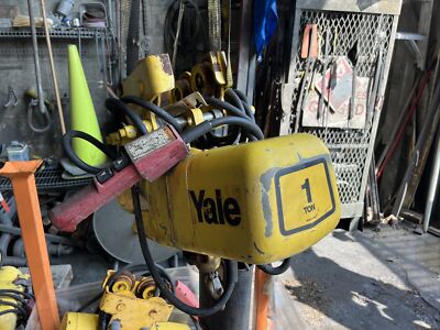 Hoists - Yale 1 Ton