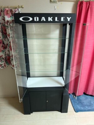 Oakley Display Showcase 89.5 x 183 x 53cm Fashion Accessories Interior ...