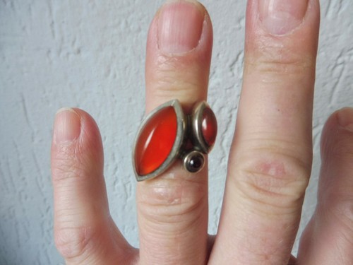 Beautiful, old ring, 925 silver with beautiful stone embellishment ...
