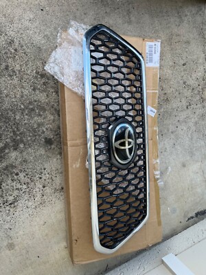 Toyota Tacoma OEM Grille and chrome surround for 3rd Gen w/ original ...