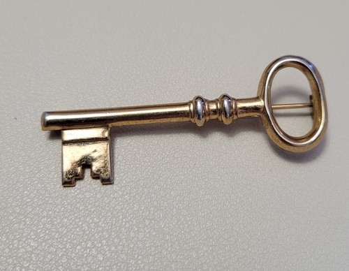 Vintage CORO Signed Gold Tone Skeleton Key Pegasus Retro Era Brooch Pin ...