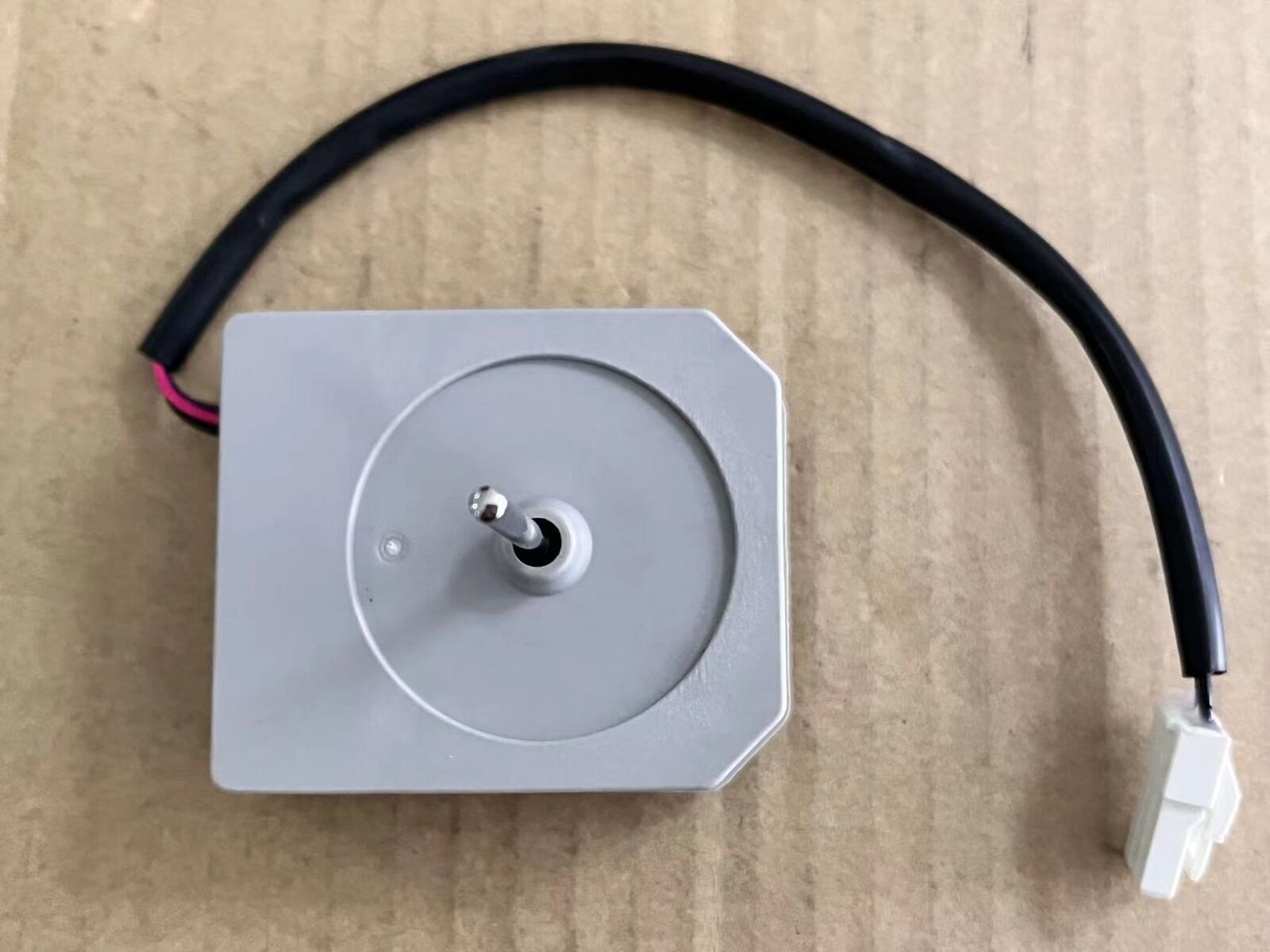 1PC KBL-48ZWT05-1202A 12V 2W refrigerator freezer motor CCW heat sink ...