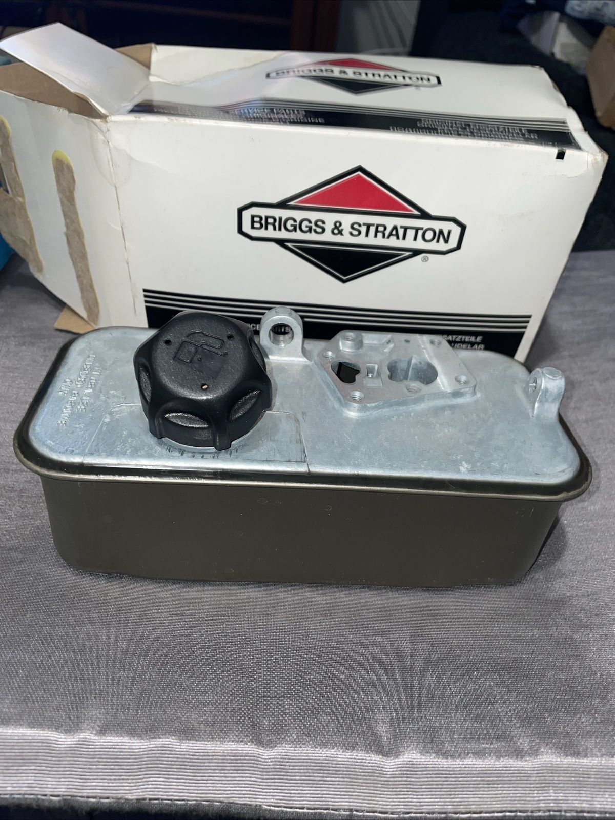 Genuine Briggs & Stratton Fuel Tank With Cap 494406 for sale online | eBay