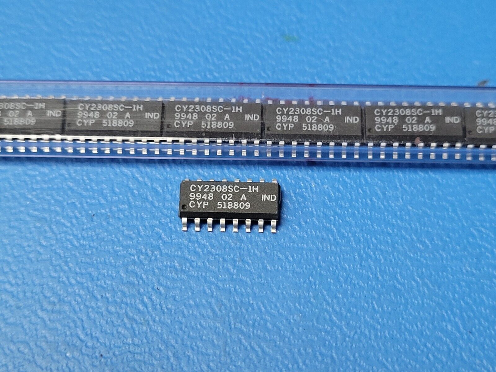 (5 PCS) CY2308SC-1H Zero Delay PLL Clock Driver Single 10MHz to 133MHz ...