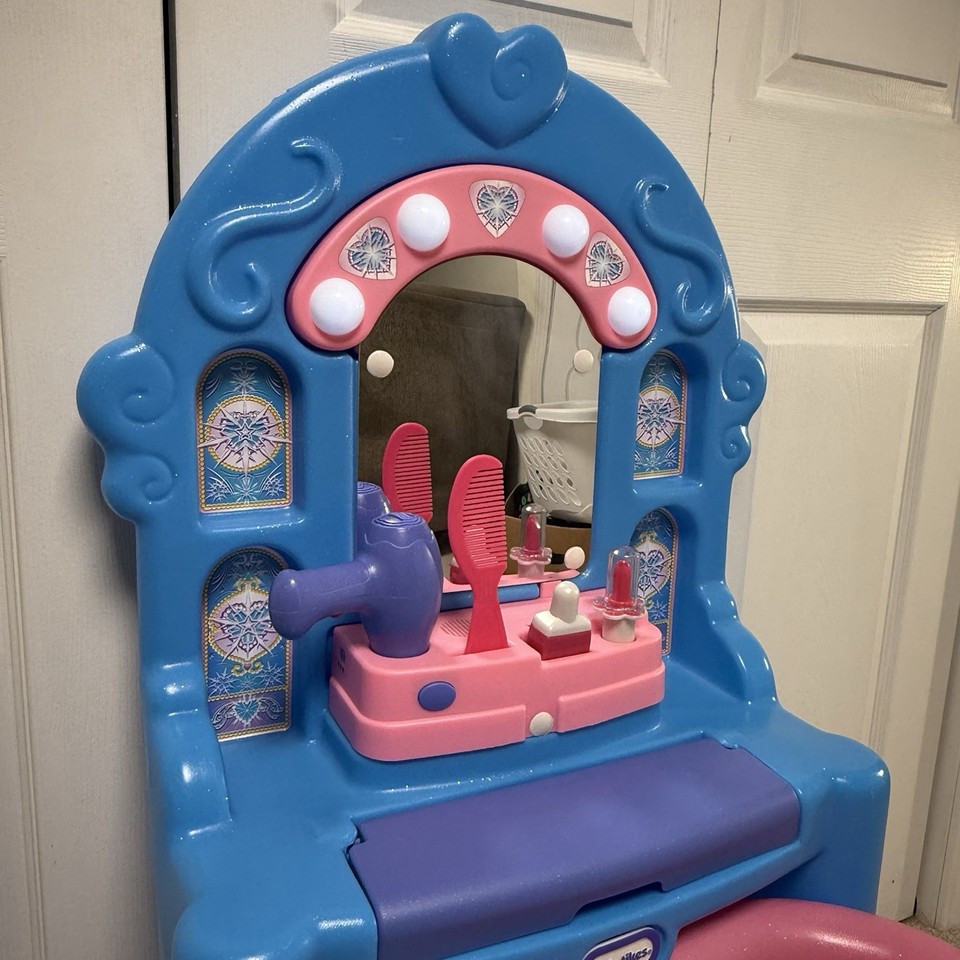 Little Tikes Ice Princess Magic Mirror Beauty Boutique Blue Lights ...