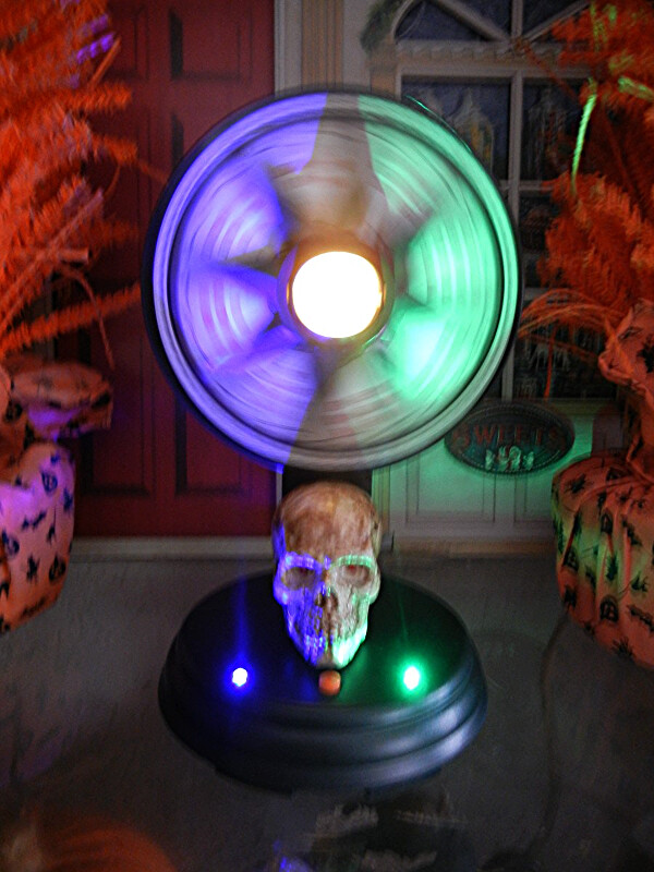 ANIMATED LIFE SIZE HAUNTED FORTUNE TELLING WHEEL LIGHTED / TALKS ...