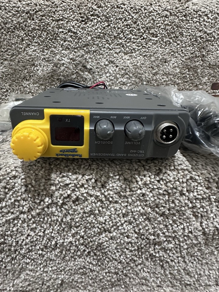 VTG Radio Shack Mobile CB Radio Sports Model TRC-442 40 Channel Water ...