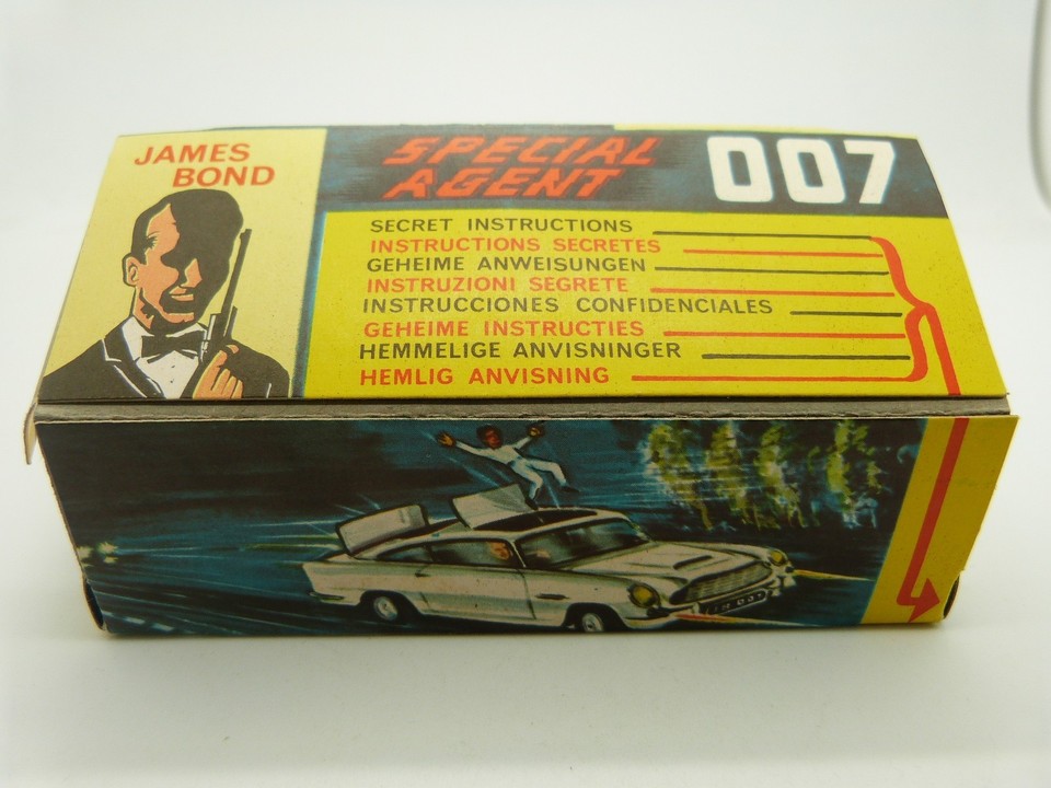 Corgi 261 James Bond 007 's Aston Martin DB5 A Very Nice Original ...