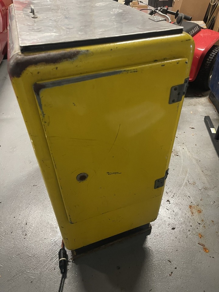 VINTAGE IDEAL 55 SLIDER RC COLA COOLER BOX | eBay