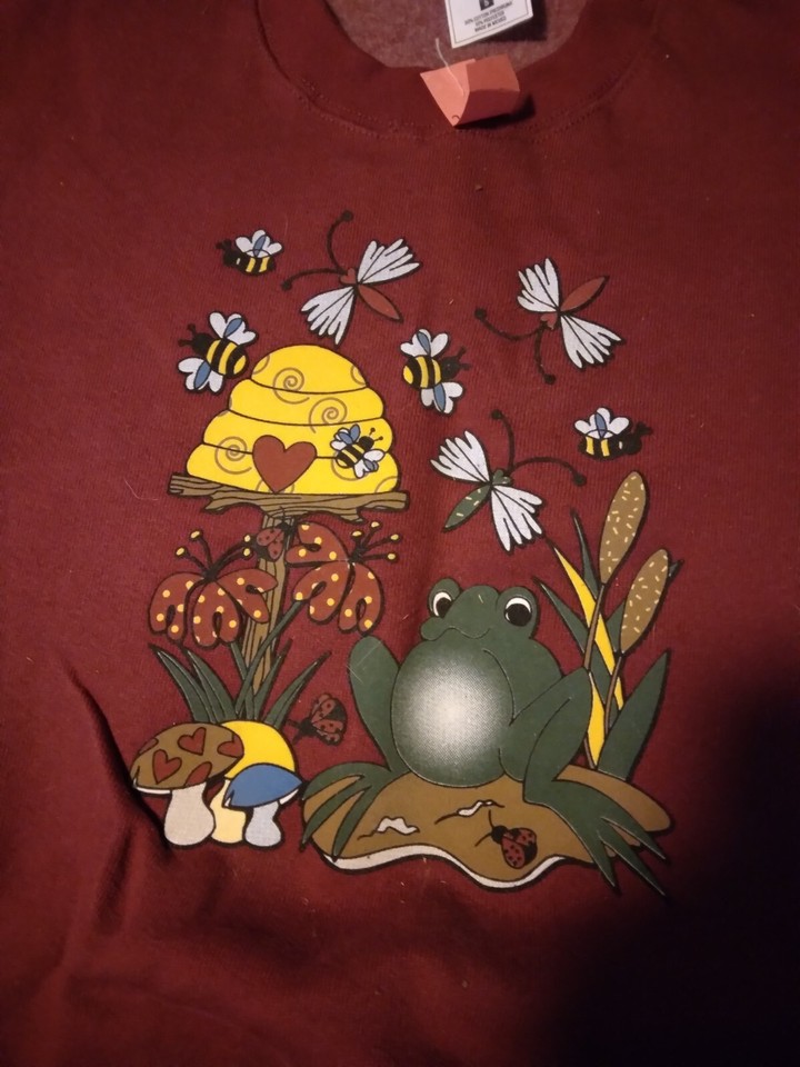 Adult Small Sweatshirt Maroon with Frog and Bee Hive fiber Print 211004 ...