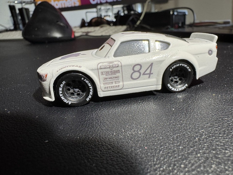 Disney Pixar Cars - **Custom** - Apple Racer #84 (Cars 3 Veteran racer ...