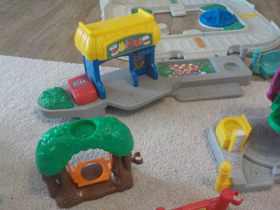 Vintage LOT of Mattel Fisher-Price Little People & Accesories | eBay