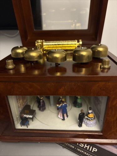 Crosley 19th Century Ballroom Dancers Music Box CR310 with 16 Discs ...