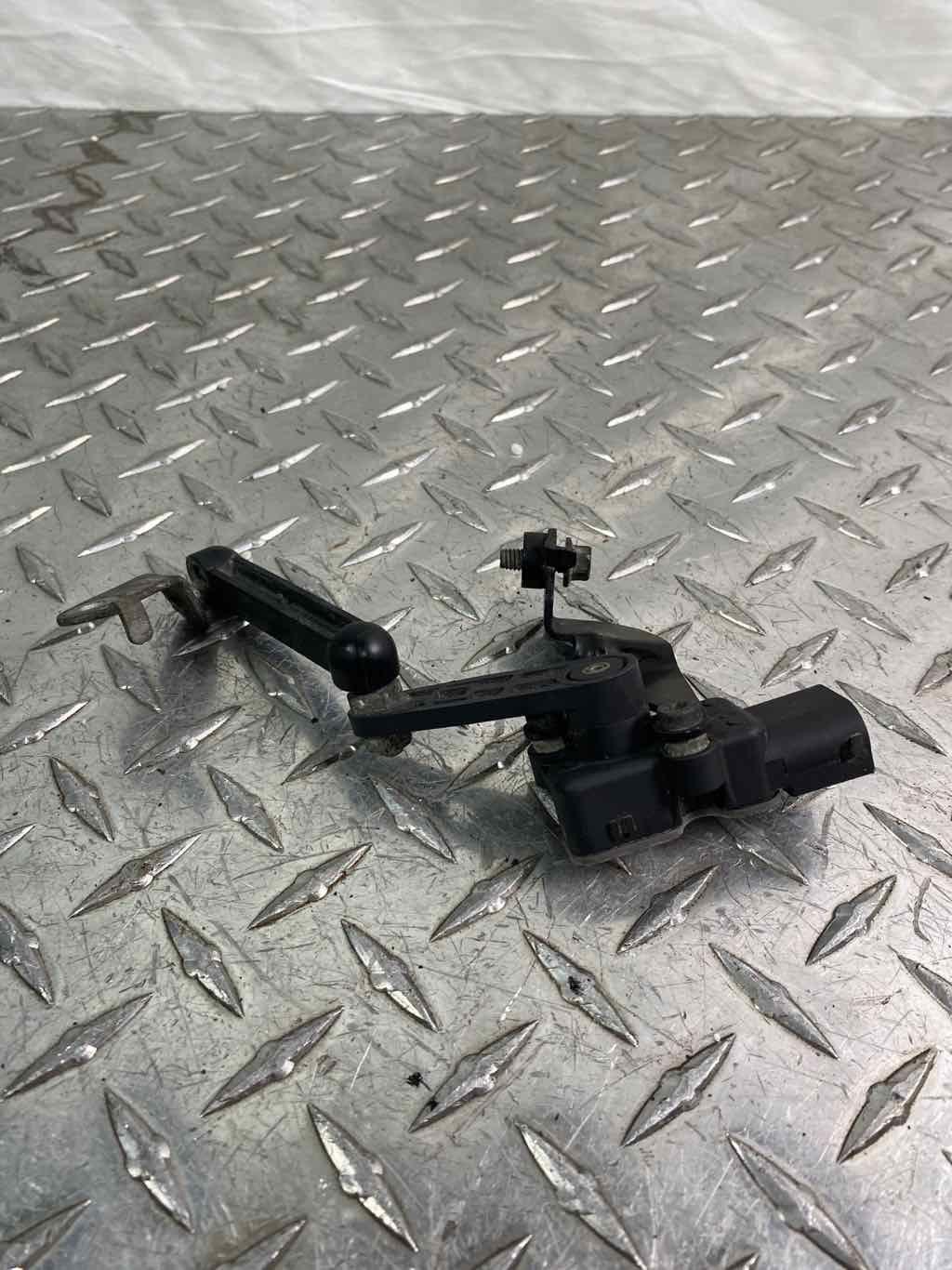 13-19 MINI COOPER F54-F57 FRONT LEVER SENSOR MOUNT 37146853711 OEM | eBay