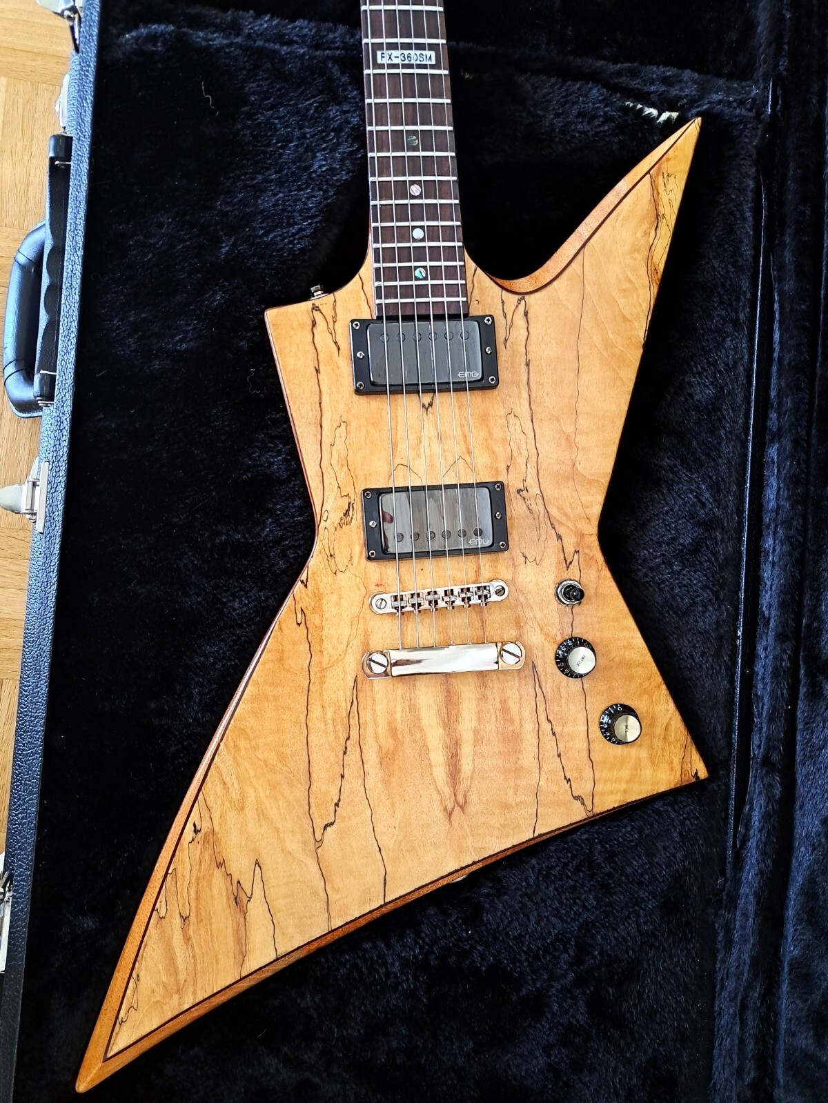 Seltene Ltd. FX-360 Spalted Maple James Hetfield Style mit EMGs und ...
