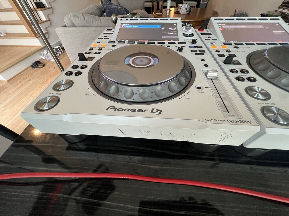 pioneer dj cdj 3000 white limited X4 And nexus 2 Signed by various ...