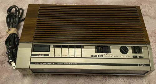 Vintage GE General Electric AM/FM Clock Radio, Electronic Digital ...