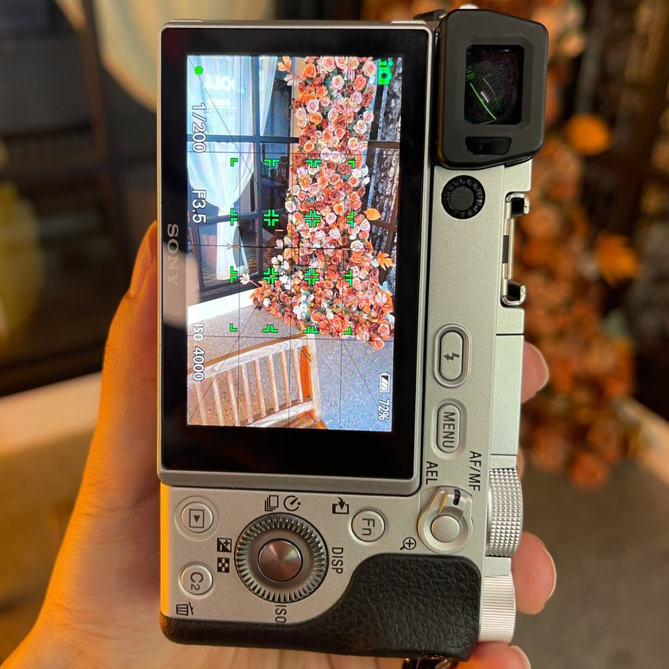 Sony A6300 Digital Camera + 16-50mm Lens Kit Silver English - 100% ...