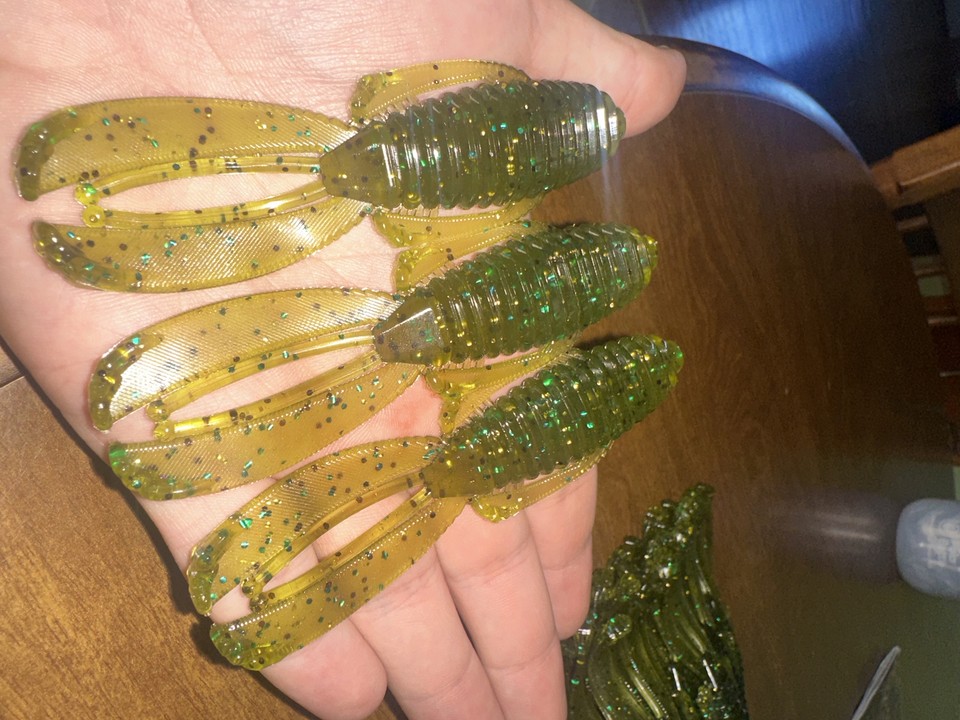 35ct Pitchin' Craw -4" Baby Bass Soft Plastic Craw Bait for Bass ...