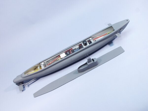 Dumas Boats 1245 U.S.S. Bluefish (SS 222) Submarine 1:96 - Kit di ...