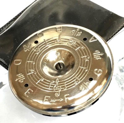 THE MASTER KEY A-440 CHROMATIC PITCH INSTRUMENT 13 KEYS PITCH PIPE ...