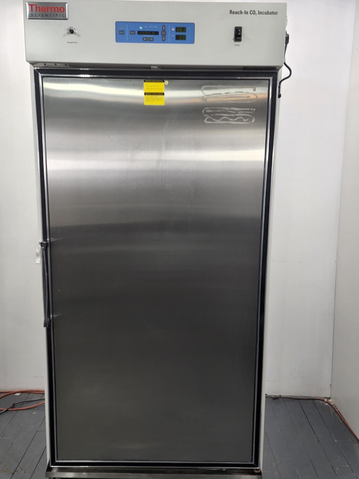 Thermo Scientific Large-Capacity Reach-In CO2 Incubator with Thermo 416 ...