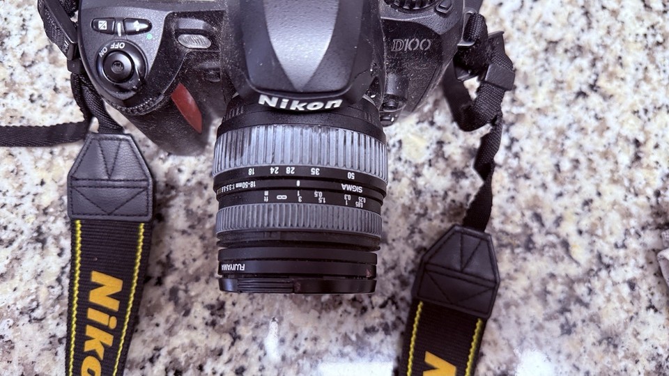 Nikon D100 Digital SLR Camera Black 6.1MP Nikon D Series w/ Sigma 18 ...