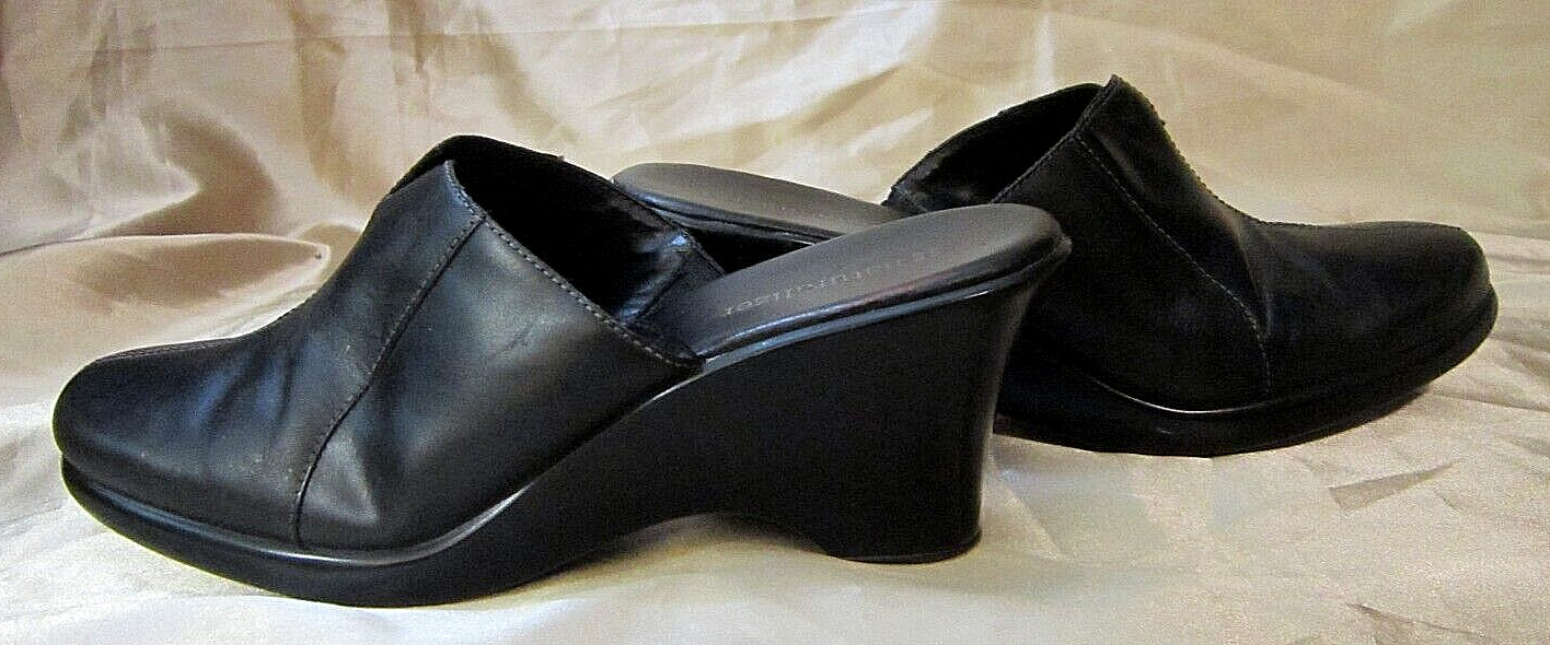 NATURALIZER BLACK LEATHER CLOG-LIKE WEDGE HEELED MULE… - Gem