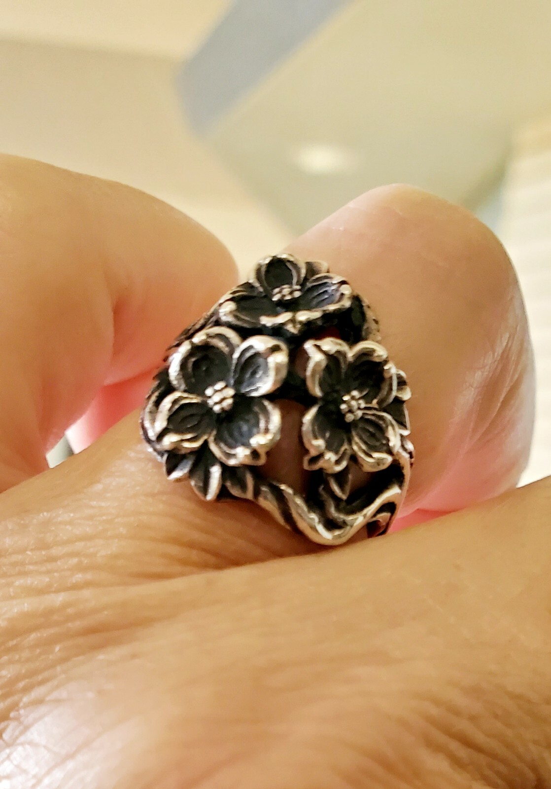 Retired James Avery Retired Dogwood 3 Flower Ring Siz… - Gem