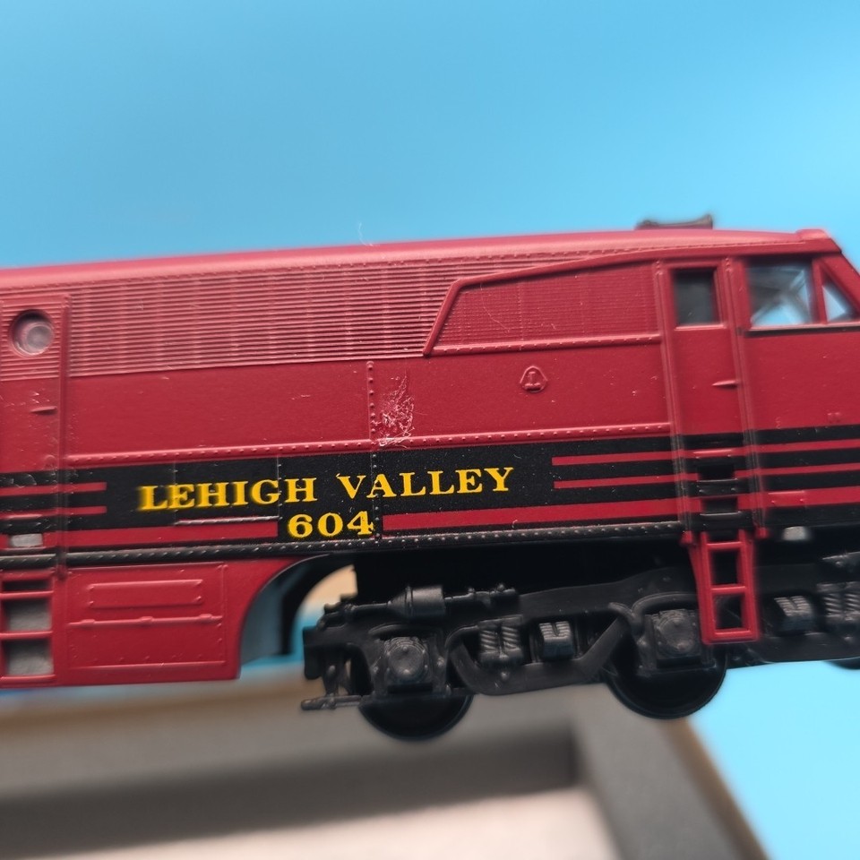 Athearn Ho Scale Bev-Bel PA-1 Dummy Diesel Loco #2650-1 Lehigh Valley ...