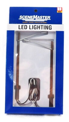HO Walthers SceneMaster 949-4805 LED Modern Long Arm Streetlight w/Wood ...
