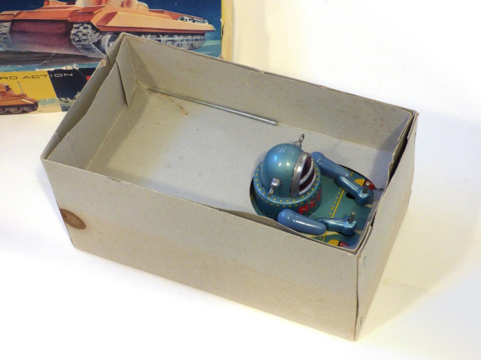 RARE First Generation 1960s Tin Gyro Robby SPACE TANK B/O OG Box WORKS ...