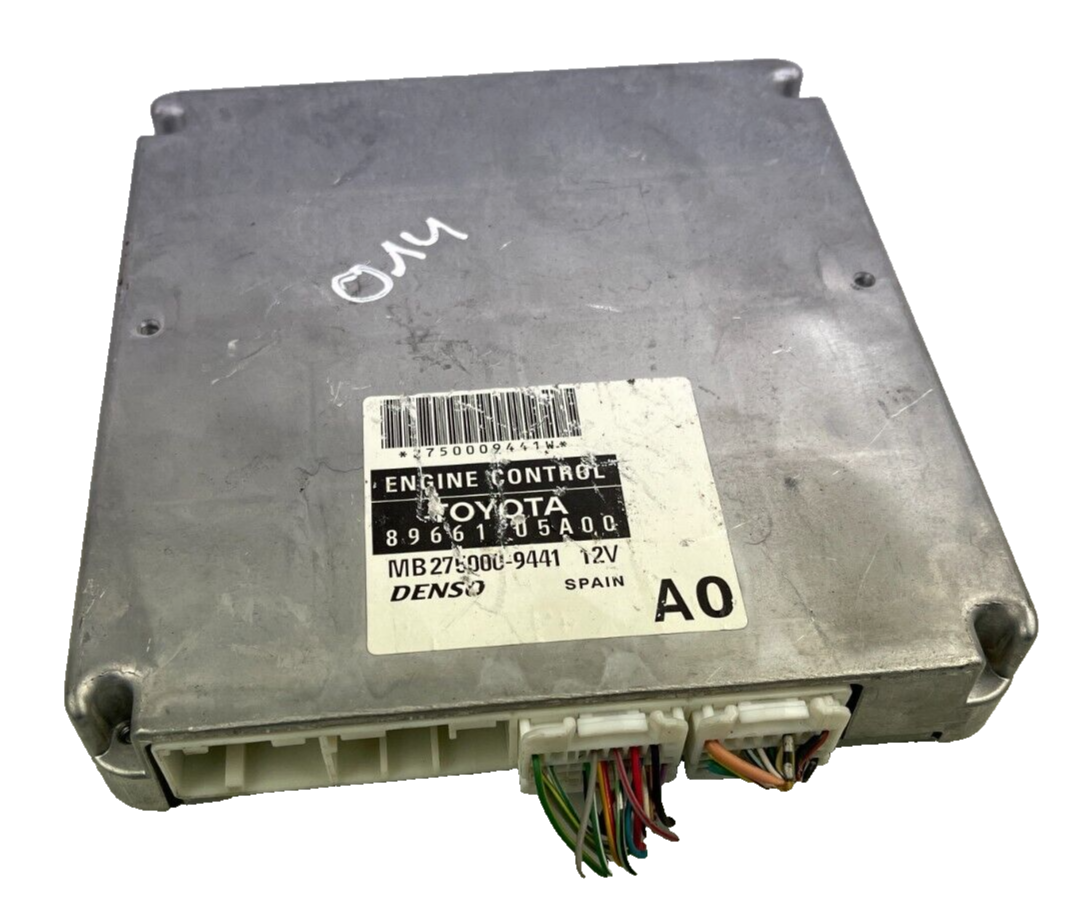 Toyota Avensis T25 Engine Control Computer Module Unit ECU 89661-05A00 ...