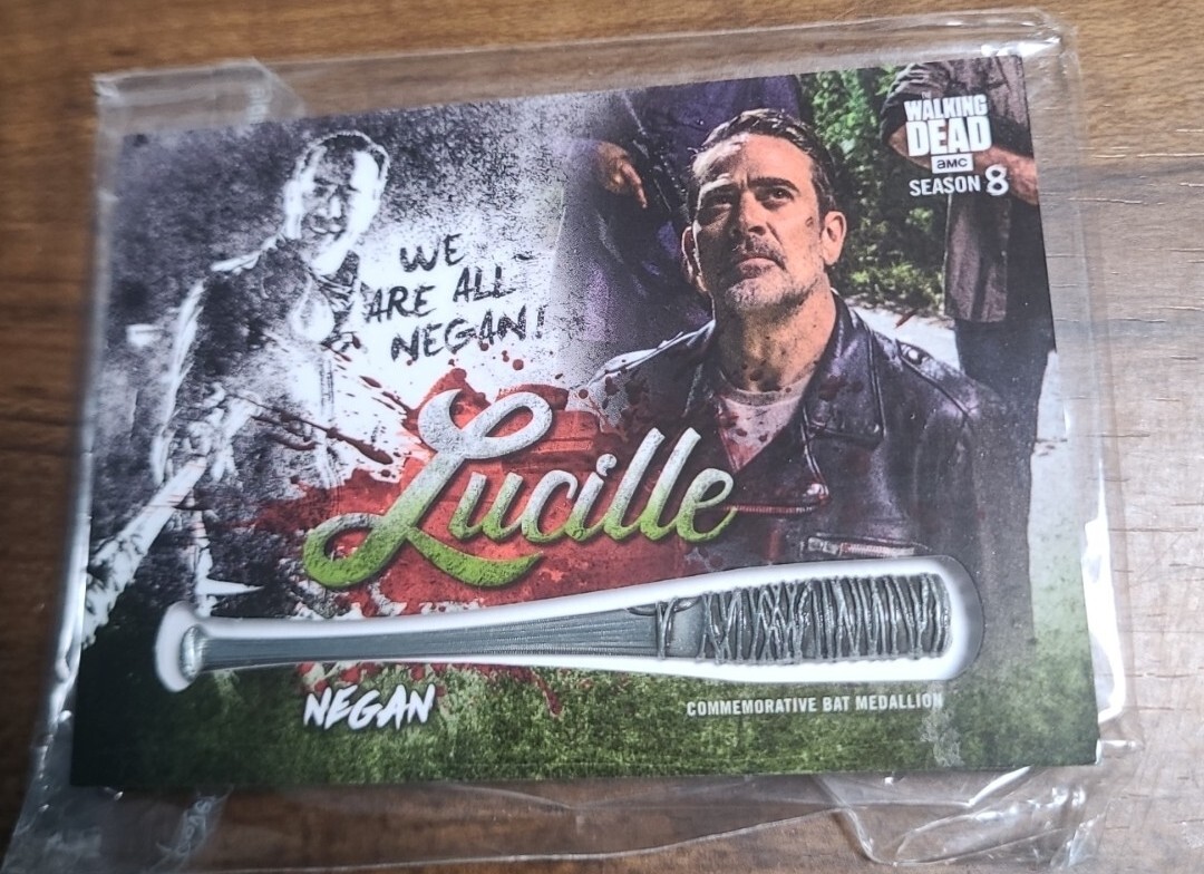 Season 8 The Walking Dead Commemorative Bat Medallion Card Negan | eBay