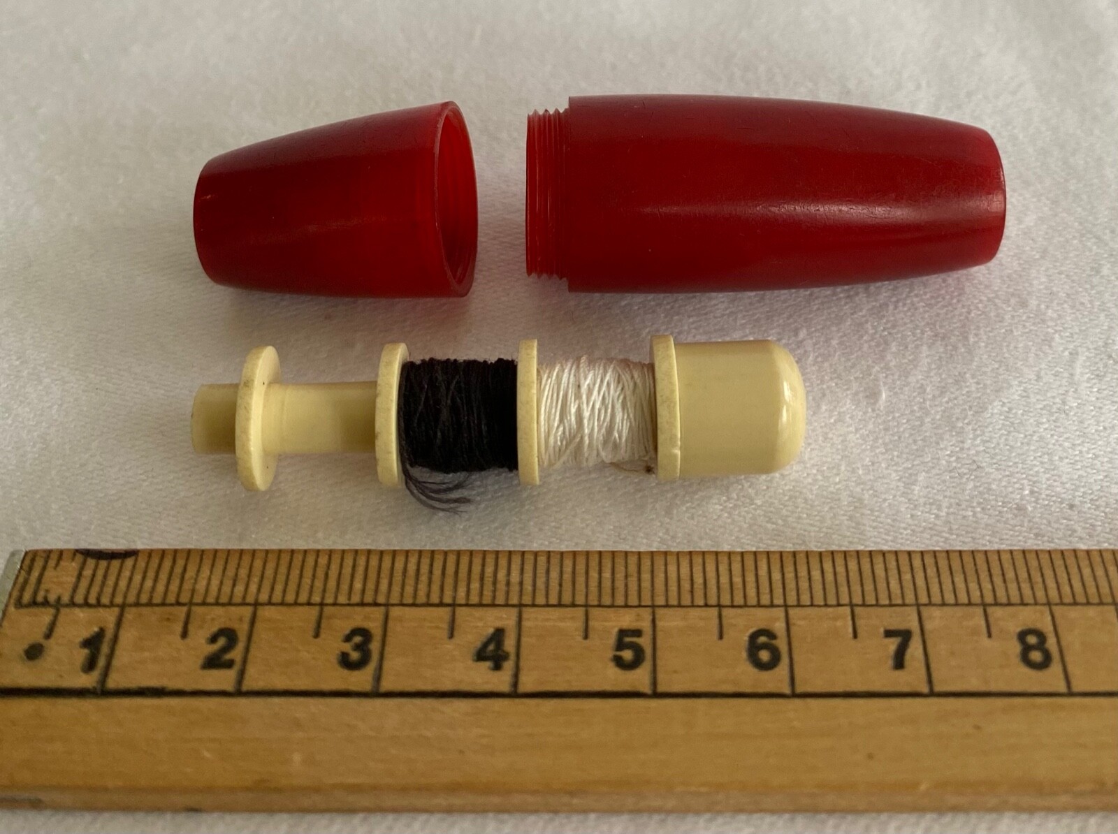 Vintage Red Bakelite Sewing Needle Case Thimble Bobbin Kit Etui A1 Art ...