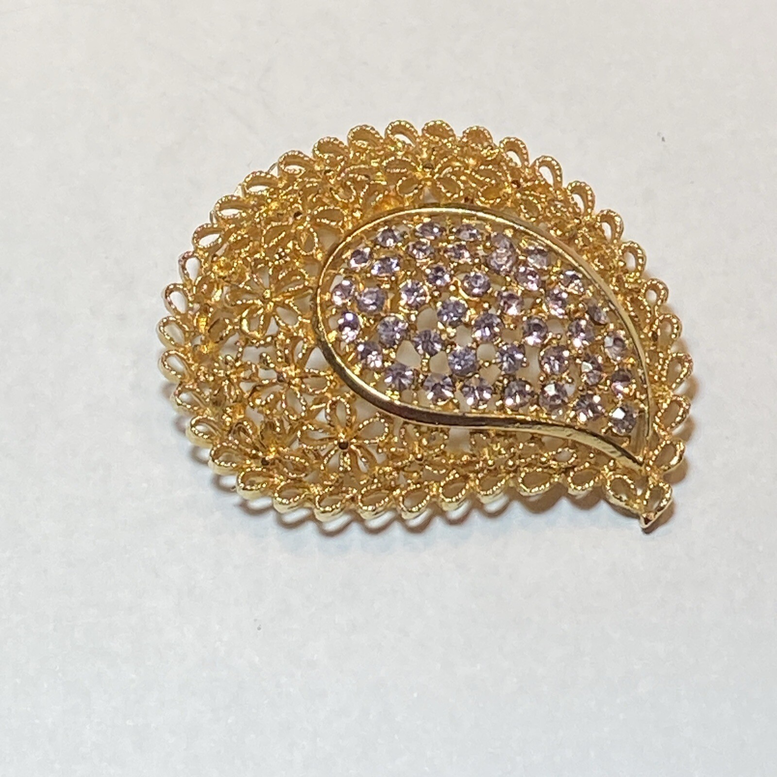 VINTAGE PUFFED PERFORATED CUT OUT WORK LAVENDER STONE… - Gem